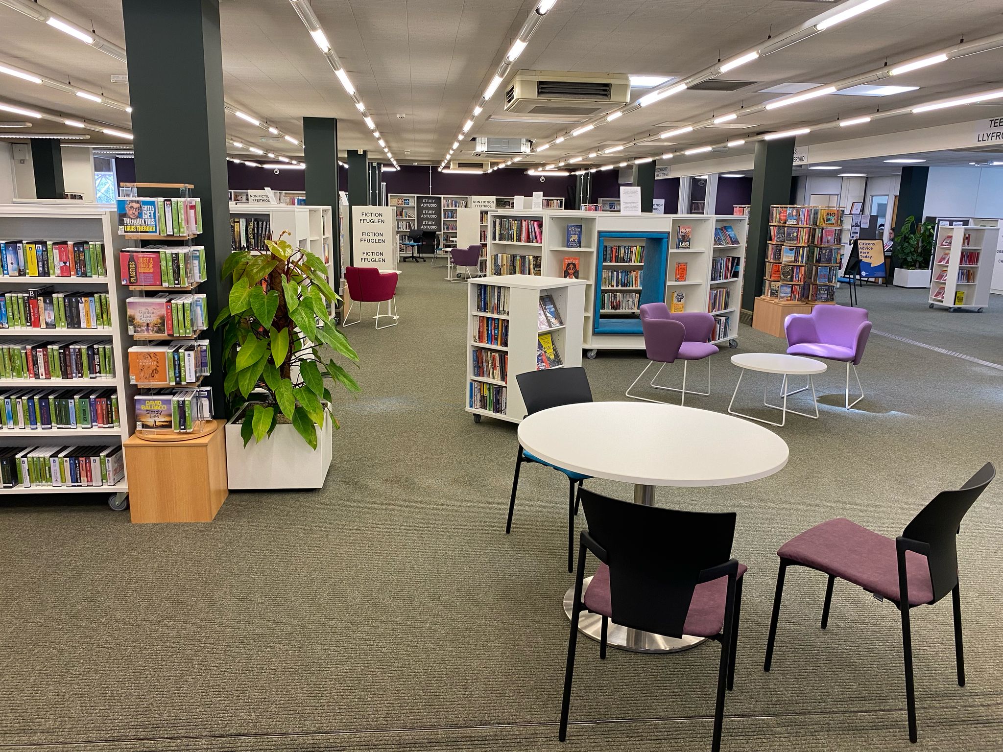 Cwmbran Library – Libraries Wales