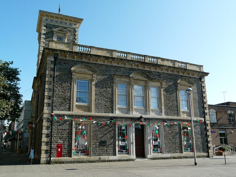 Llanelli Library – Libraries Wales