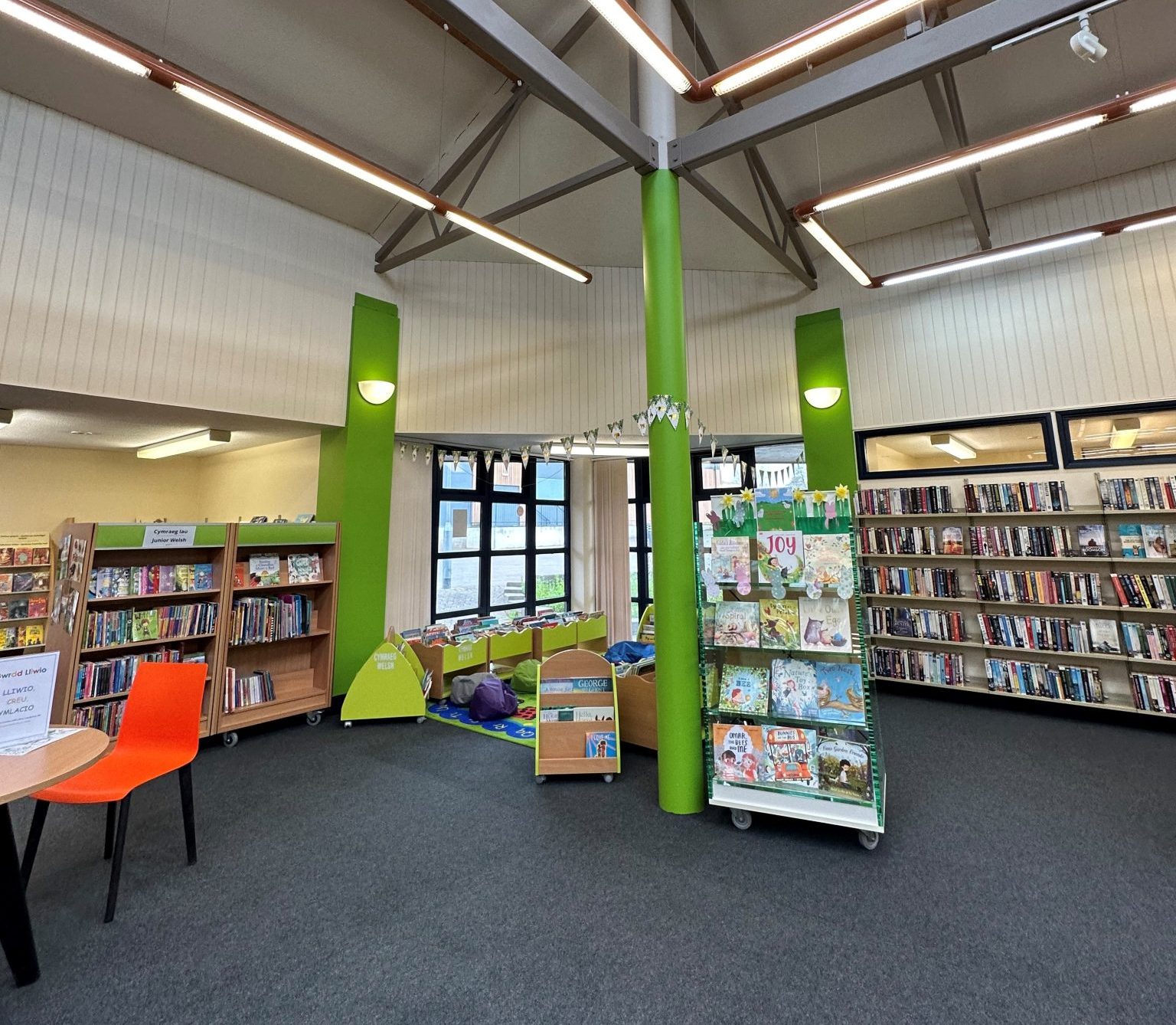 Caldicot Community Hub – Libraries Wales